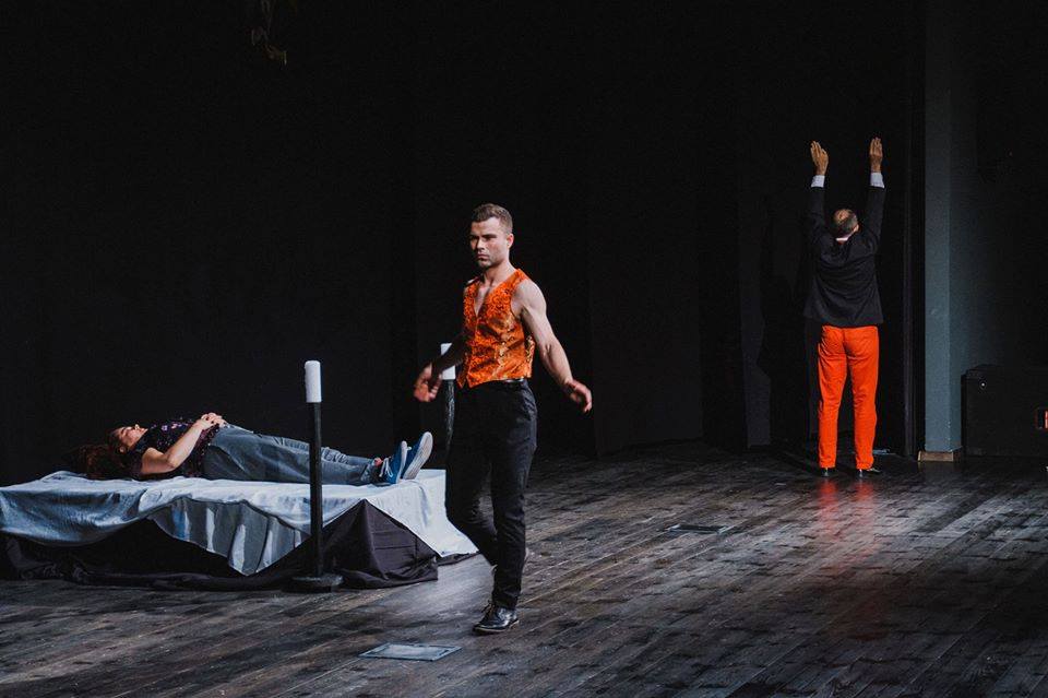 Tango’ Sławomira Mrożka – klasyka teatru absurdu ponownie w ATR! | Mrowisko